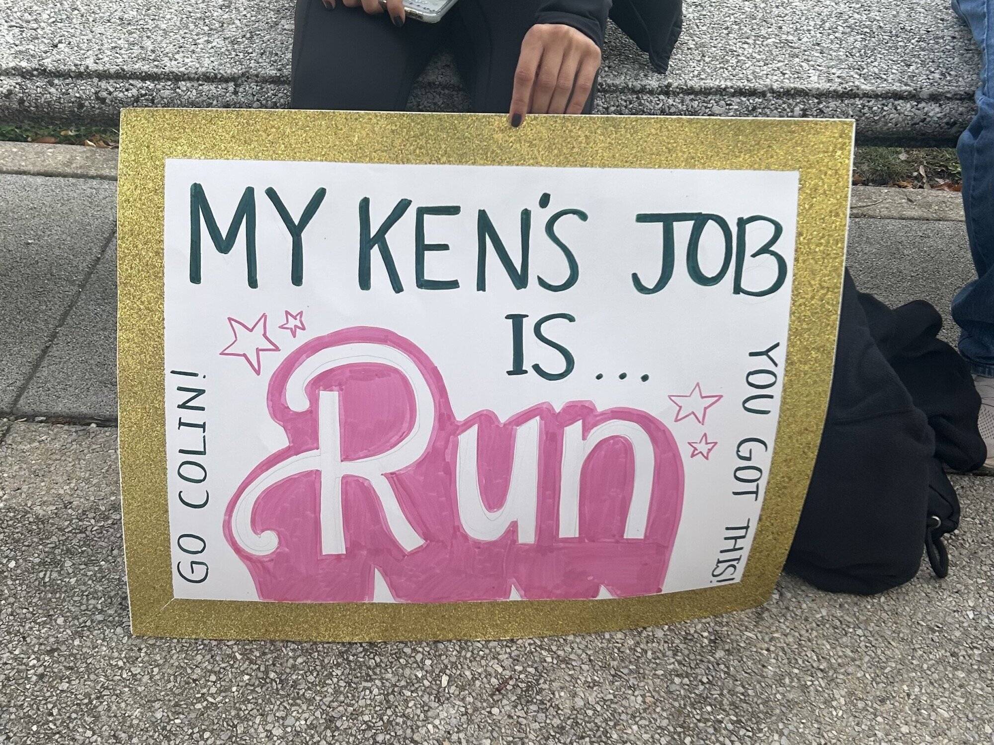 Clever Sign Ideas to Win Marathon Day... From the Sidelines - RED