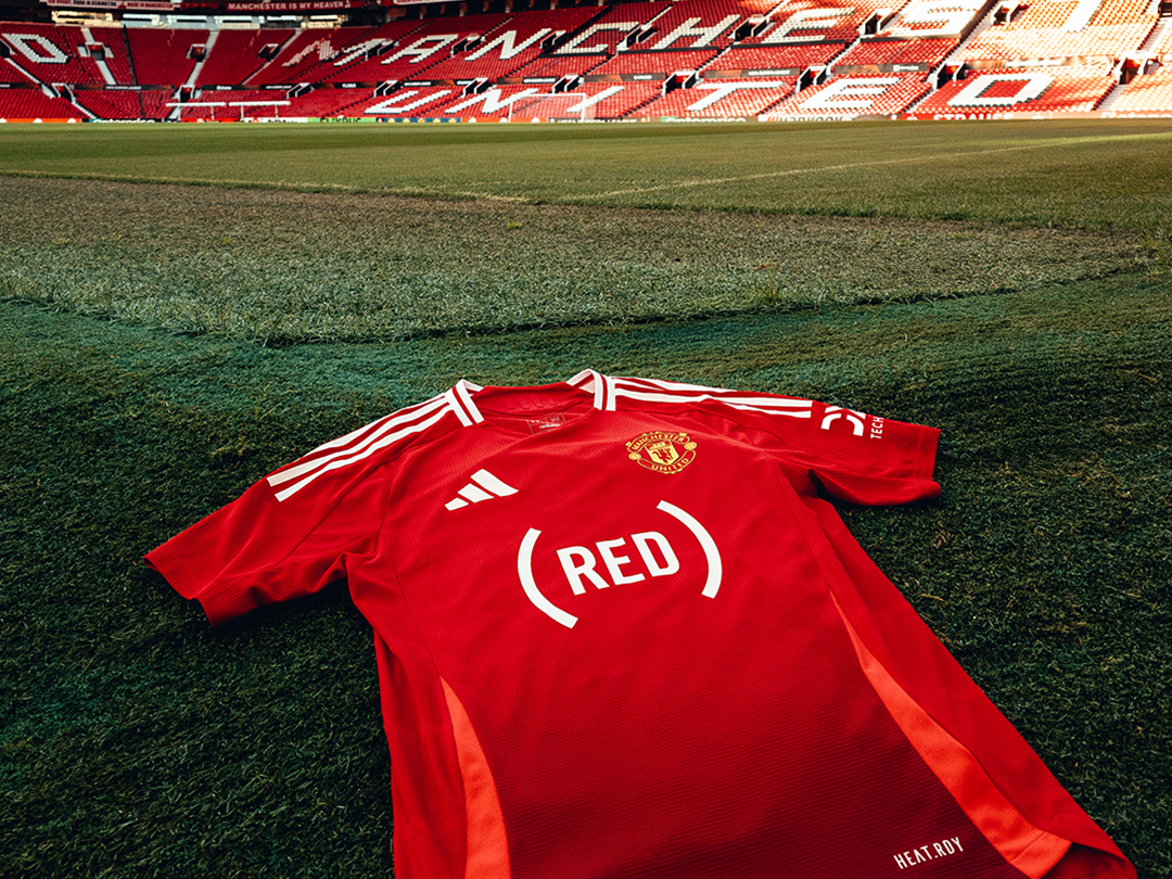 A Closer Look at the Historic (RED), Snapdragon, and Manchester United ...